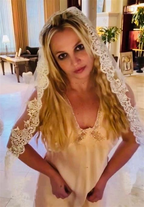 Britney Spears Deletes Instagram Account Again Leaving Fans Concerned Social News Xyz