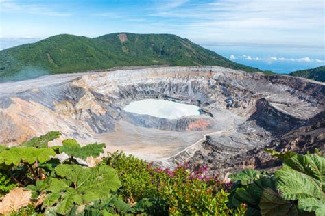 720 Volcan Poas Fotografías De Stock Fotos E Imágenes Libres De