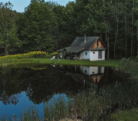 خانه برکه؛ جایی که نیویورک رنگ‌وبوی روستاهای ایرانی را گرفته چیدانه