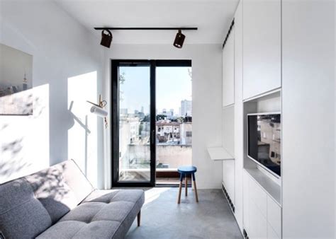 Toledano Architects Inserts Steel Staircase Into Tel Aviv Penthouse