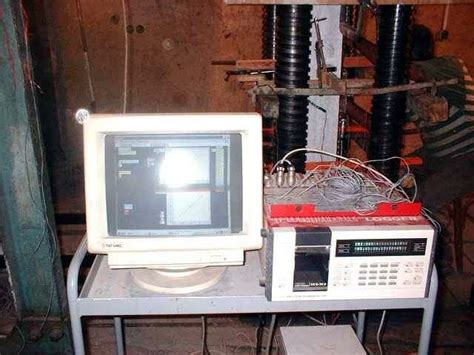 16 Data Logger Connected To Electrical Strain Gauges 3 6 2 Steel Strain