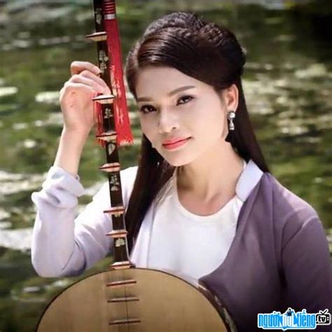 Ca Sĩ Phạm Phương Thảo