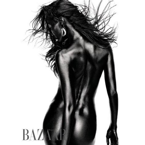 올 블랙 누드 한혜진 진짜 달심 됐다이시언 댓글 웃음 자아내