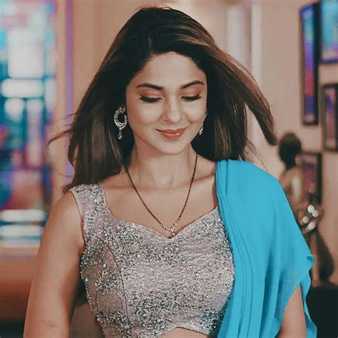 Jennifer Winget In Saree