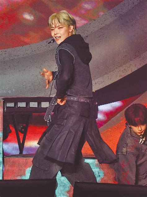 王奕翔圓夢巡演回台 帶＆team狂嗑美食 娛樂 中國時報