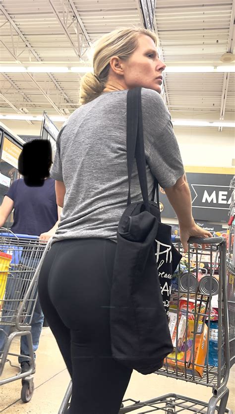 Tight Mature Spandex Leggings And Yoga Pants Forum