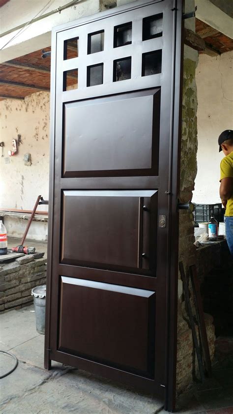 Pin De Francisco Ferreira En Herreria Puertas De Fierro Modernas