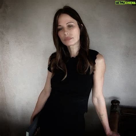 Rhona Mitra Wiki Biography Age Gallery Spouse And More