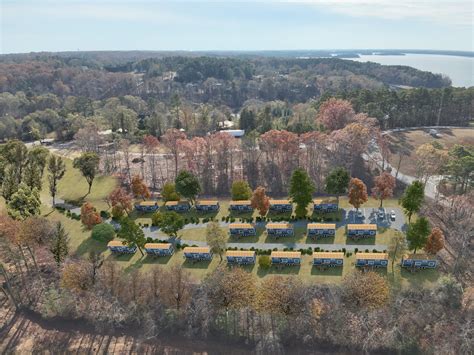 Hartwell Cove Resort Lake Hartwell