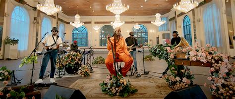 Tems Performt Live Für Das Tiny Desk Home Concert Video