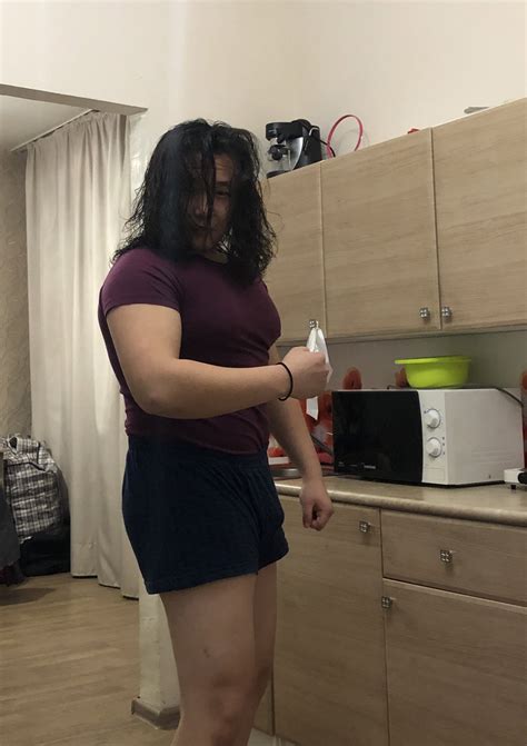 людовик ⚜️ On Twitter Накаченная девушка в короткой юбке Oh Wait 🤡