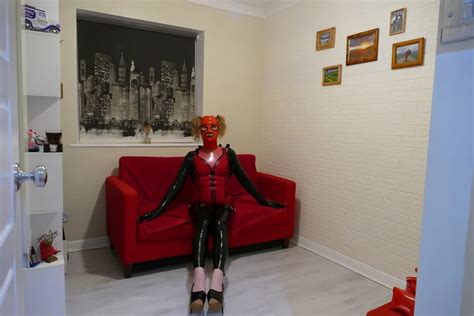 Lisa In Black And Red Shiny Latex Pics Xhamster