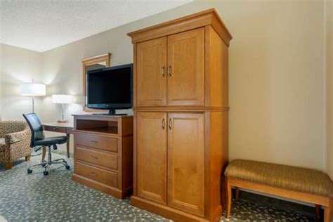 Best Western Plus Harbor Plaza Hotel Oak Harbor Wa See Discounts