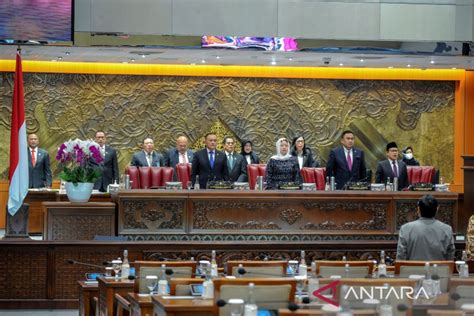 Rapat Paripurna Dpr Setujui Perpanjangan Pembahasan Enam Ruu Antara News