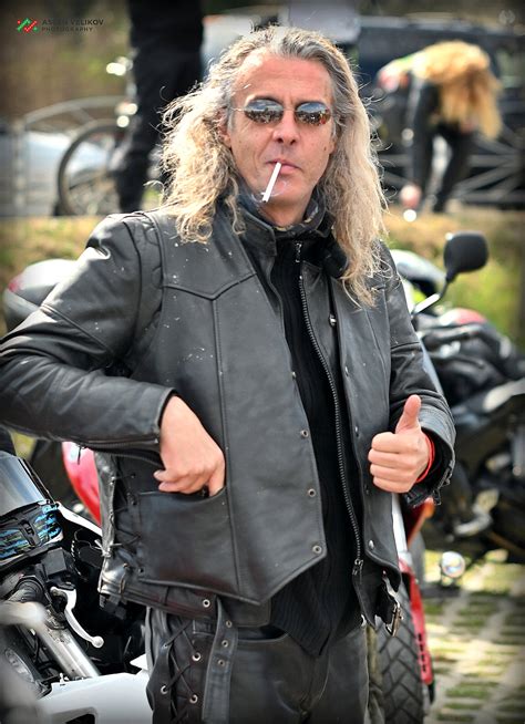 Асен Великов Асен Великов Added A New Photo — With