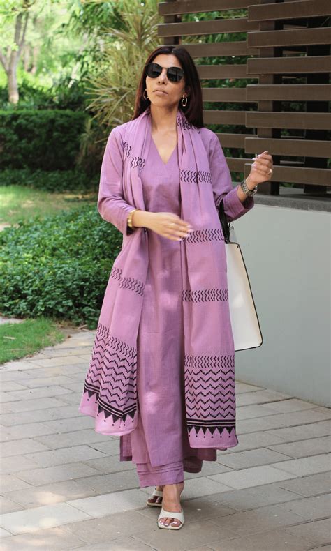 Cotton Slub Dusty Lilac Suit With Mul Line Wave Dupatta Baareeki