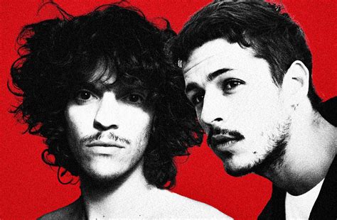 Rocco Posca Presenta Uno De Los Dos Junto A Simón Hempe