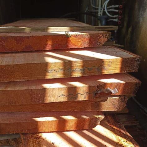 Planche De Bois Brut De Sciage Saint Claude Les Arbonautes