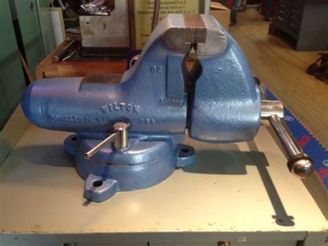 Wilton C2 Bench Vise Machinist Bullet 5 Inch Jaws 4 1316 Inch Resto