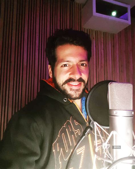 Nihar Pandya Urges Media Not To Address Him As Deepika Padukones Ex