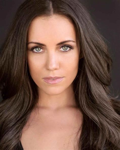 Laura Mitchell Biography Age Height Boyfriend Mrdustbin