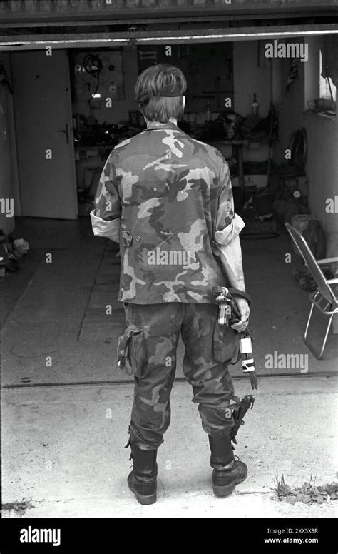 Tenjacroatia08 12 1991croatian Army At The Frontline In The Village Of Tenja At The Beginning