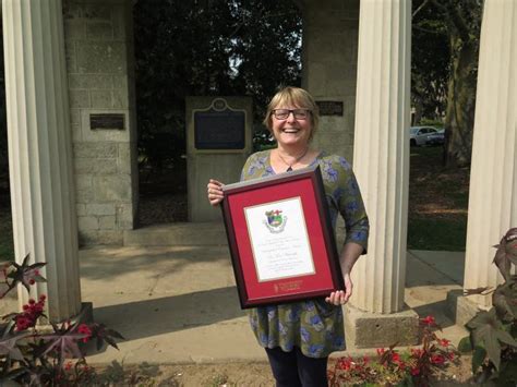 Tina Widowski Awarded The Oac Alumni Association Distinguished Faculty
