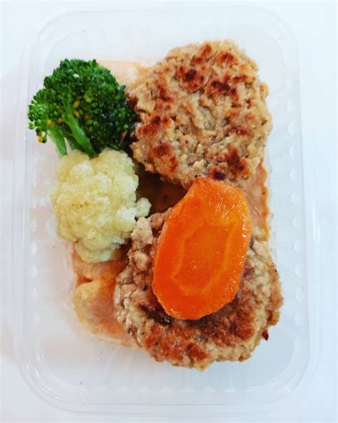 Marmitadobo Mini Hambúrguer De Frango Com Quinoa E