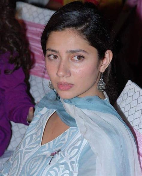 Pin By Nahid Sagri On Quick Saves In 2025 Prettiest Actresses Mahira Khan Pics Mahira Khan