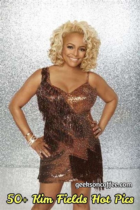 7 Hot Sexy Chip Fields Bikini Pics