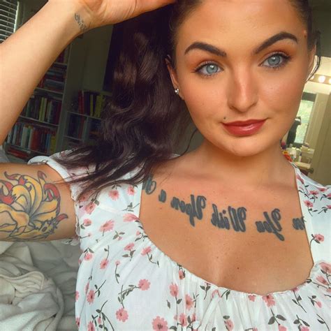 Blue Eyed Babe 🤤💖 R Demeyesdoe