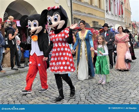 Mickey Mouse Costumes Work At A Carrnival Parade Editorial Stock Image Image Of Wearing