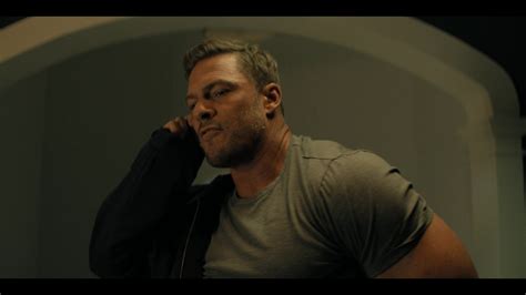 Auscaps Alan Ritchson Shirtless In Reacher 3 02 Truckin