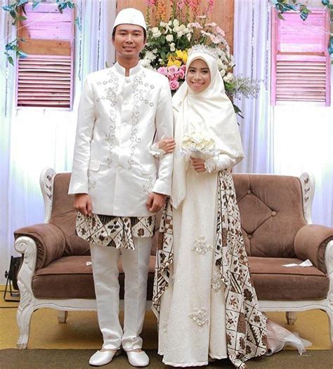 Pin Oleh Kusuma Wardani Di Jahit Pakaian Pernikahan Gaun Pengantin Sederhana Pakaian Perkawinan