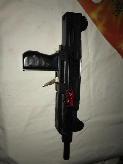 Nos Vintage 1980s Sparking Kg9 Uzi 270 Rambo Sub Machine Gun Toy With