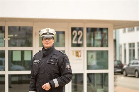 Pol Hl Polizeidirektion Lübeck Führungswechsel Beim 2 Polizeirevier