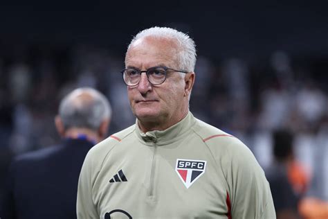 São Paulo Como Jogar Longe Do Morumbi Virou Sina Para O Time Em 2023 Futebol Na Veia