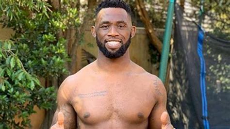 We Wanna Siya Kaal Bok Captain Could Make Klomp Geld Posting On Adult Content Website