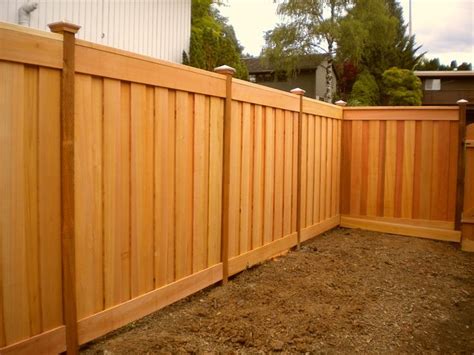 Overlapping Fence Design With Cap And Post