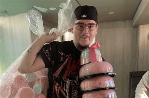 Yeat Bought Cotton Candy To Support A Small Business AGOODoutfit