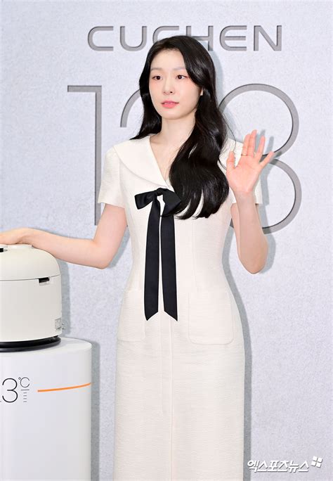 김연아 여왕님의 모닝 인사 엑s Hd포토 엑스포츠뉴스 나무뉴스 김연아 여왕님의 모닝 인사 엑s Hd포토 엑스포츠뉴스 나무뉴스