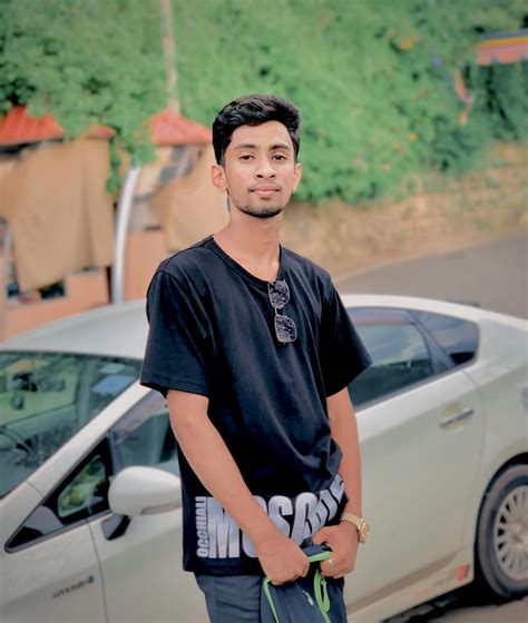 O S H A N D S E N A N A Y A K E Devindasenanayake • Instagram Photos And Videos