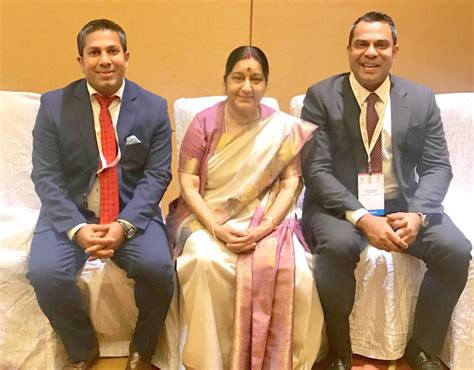 Habib Mohammed Chowdhury On Linkedin My Brother Soukthavy Chowdhury And I Sharing A Moment With