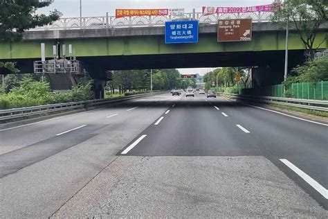 한국이라 답 없나” 운전자들 극혐하는 ‘이 도로 제발 고쳐라 난리 네이트뷰