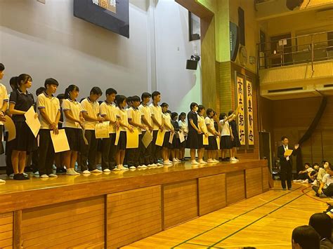 熊本中央高校 広報【公式】 こんにちは🌞 だんだん暖かくなり、 春らしさが増してきました♪ 本校の桜の蕾も 徐々に膨らんできています！ まだもう少し先にはなりそうですが 開花が