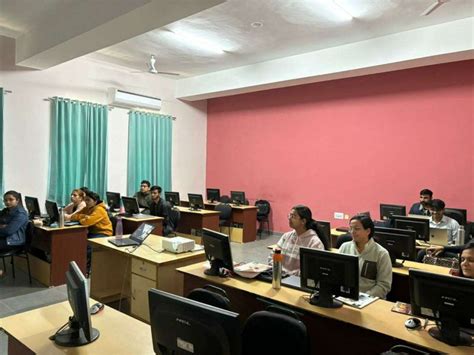 sunny bhatia on linkedin cloudcomputing aws trainingsession gratitude universitycollaboration…