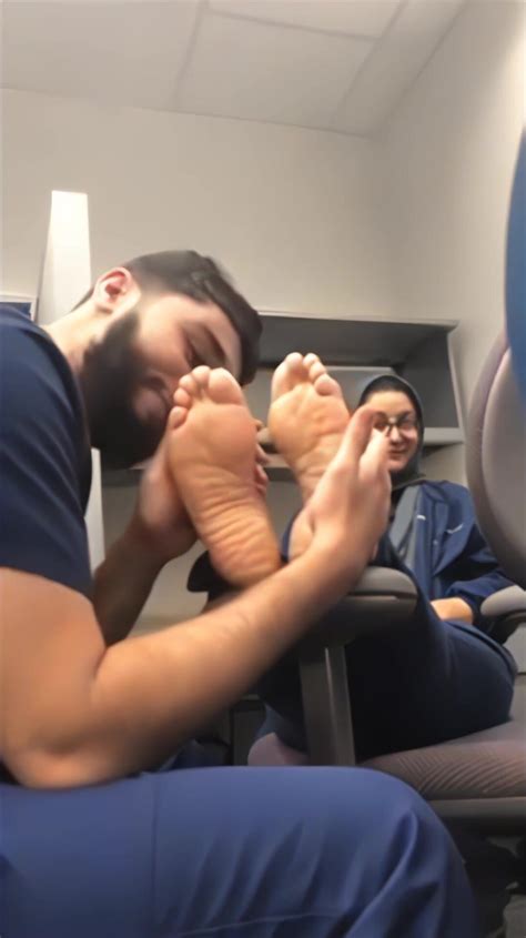 Sexy Hijab Arab Girl Feet Worshipped