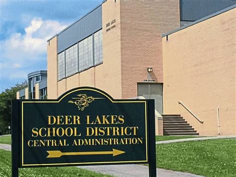 2495432web1web Deerlakessign