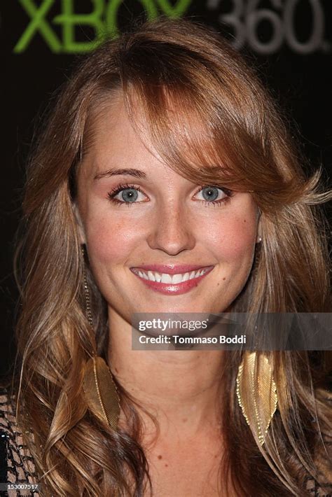 Sara Fletcher Attends The Ign And Capcom Launch Resident Evil 6 Event