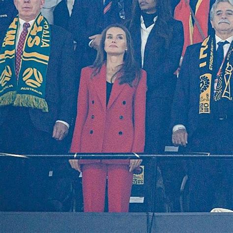 La Reina Letizia Se Viste De Rojo Para Apoyar A España En La Final Del